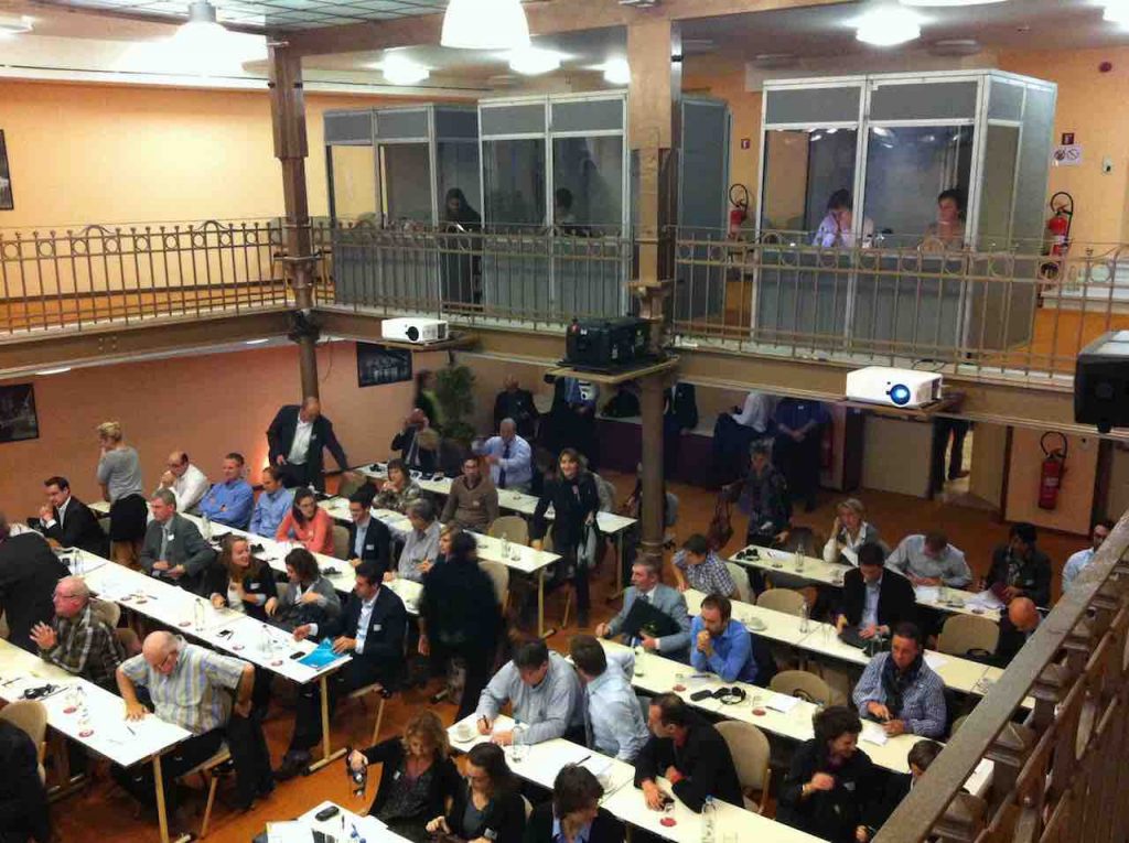 Interpreters' booths for simultaneous interpretation | Colingua